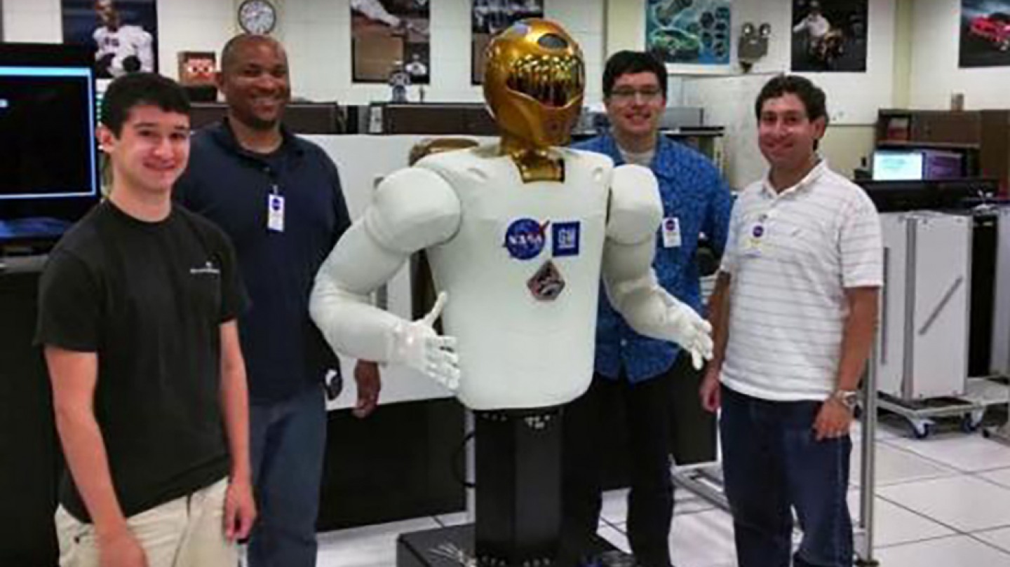 Controlling a NASA robot on the web | Engineering | Brown University