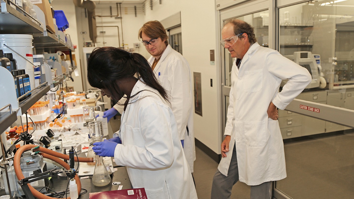 Hurt awarded $1.5M DoD grant | Engineering | Brown University